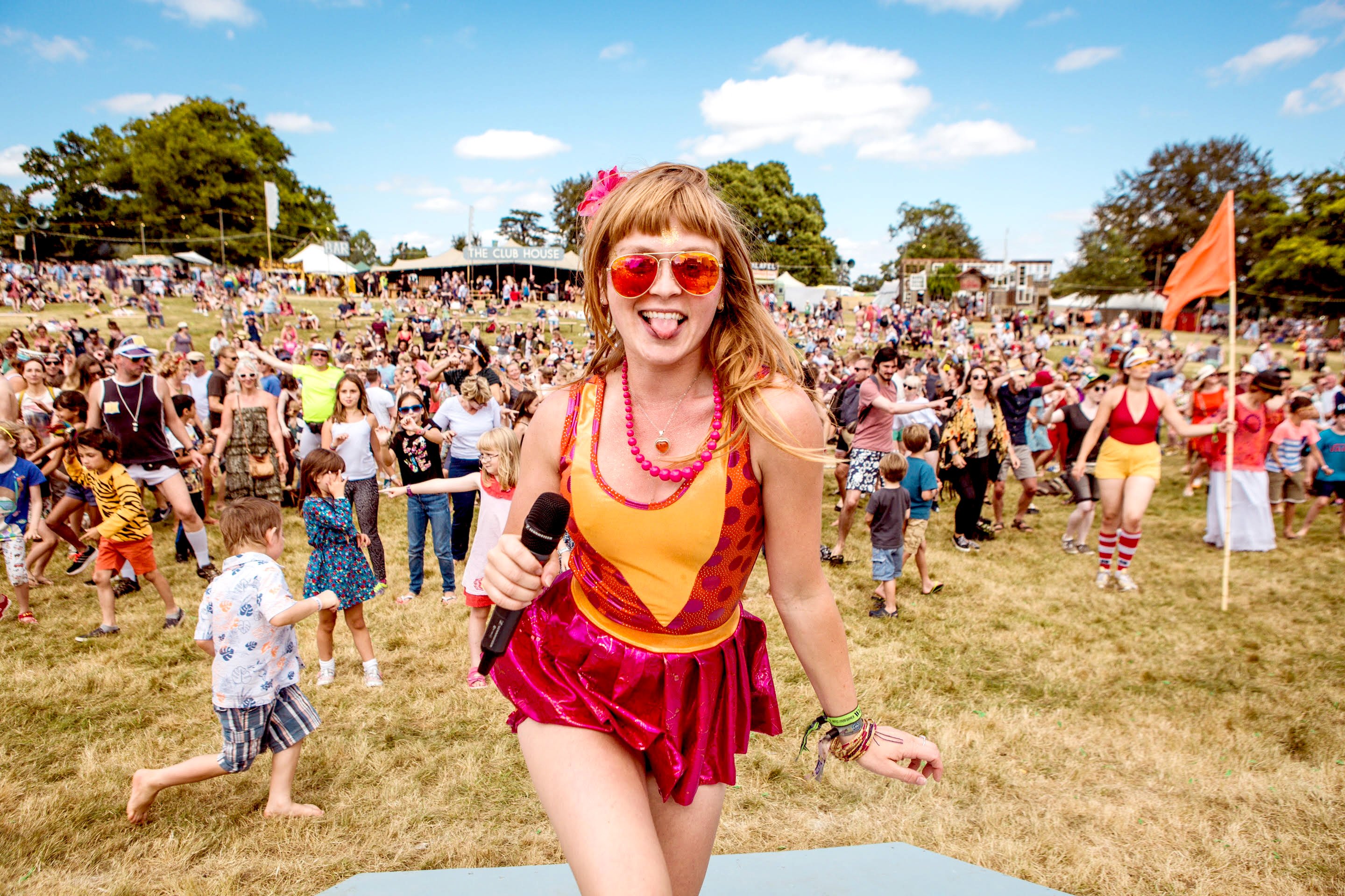 About Amy ⋆ Hula Hoop Artist UK ⋆ Amy HoopLovin