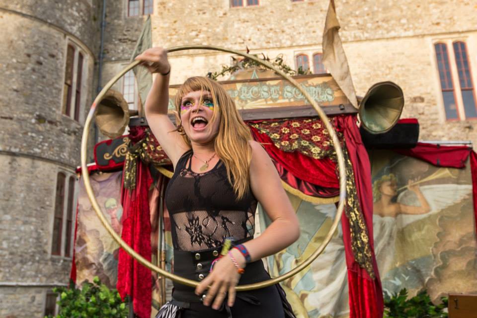 About Amy ⋆ Hula Hoop Artist UK ⋆ Amy HoopLovin